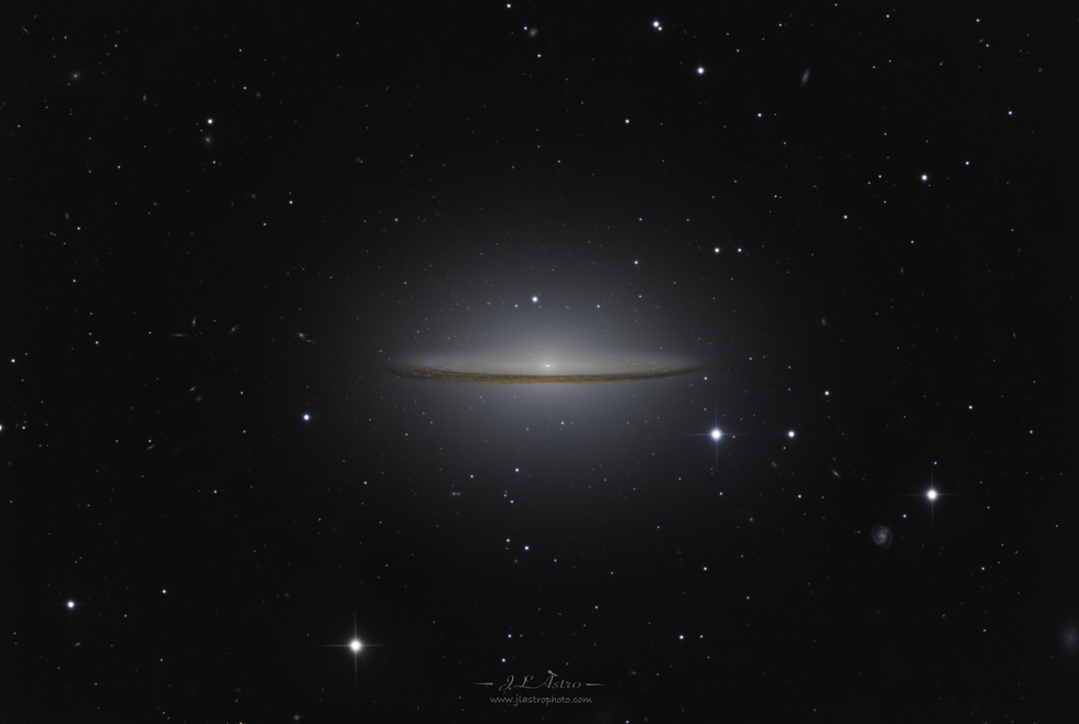 M104 Sombrero Galaxy | Telescope Live